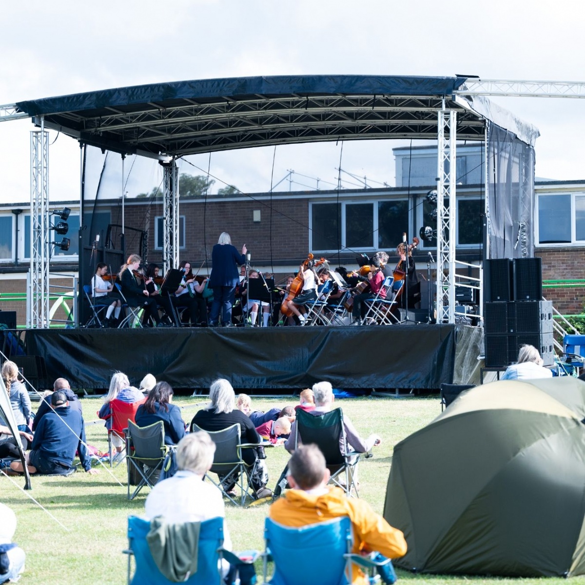 Heacham Infant and Nursery School - Mixed ages make music in West Norfolk